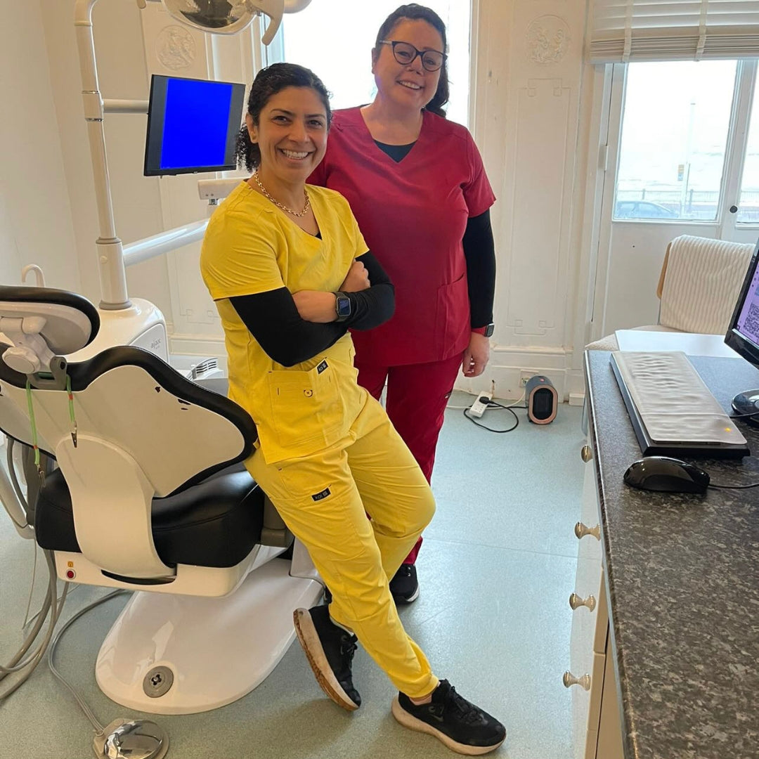 Dental scrubs UK: stylish, comfortable & professional uniforms ...